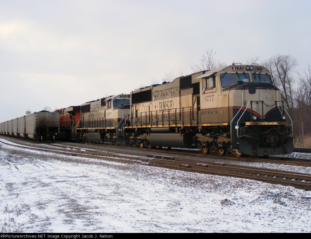 BNSF 9777 and BNSF 9512